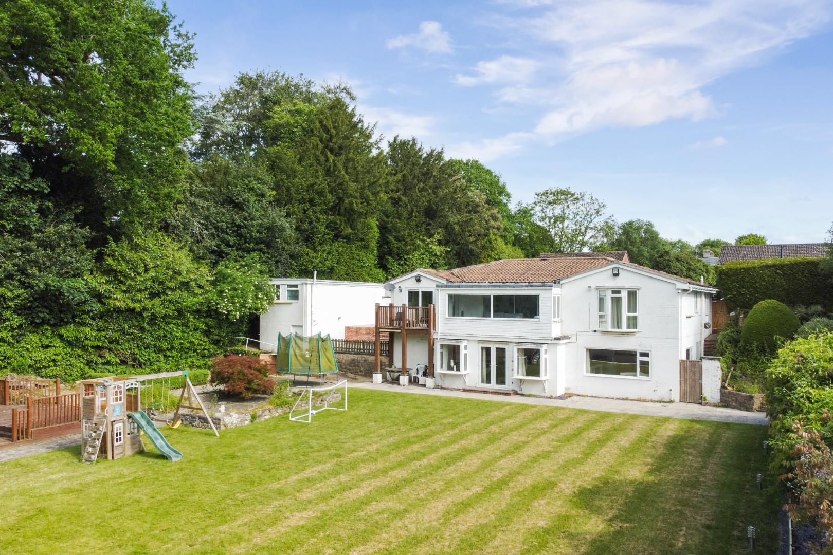 Hadrians Close, Salisbury - Estate Agents Myddelton & Major