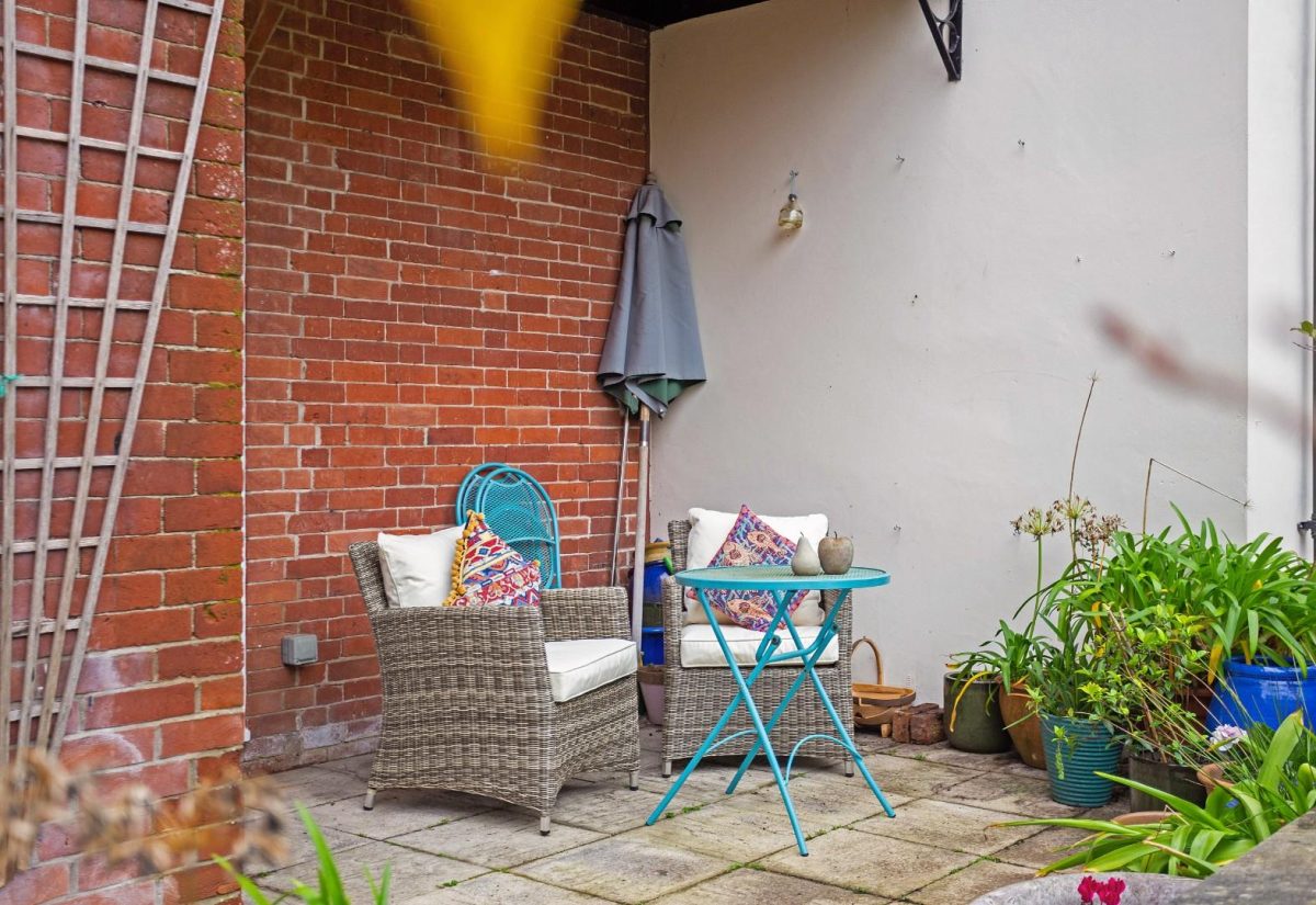 Queenswood House, Salisbury - Myddelton & Major