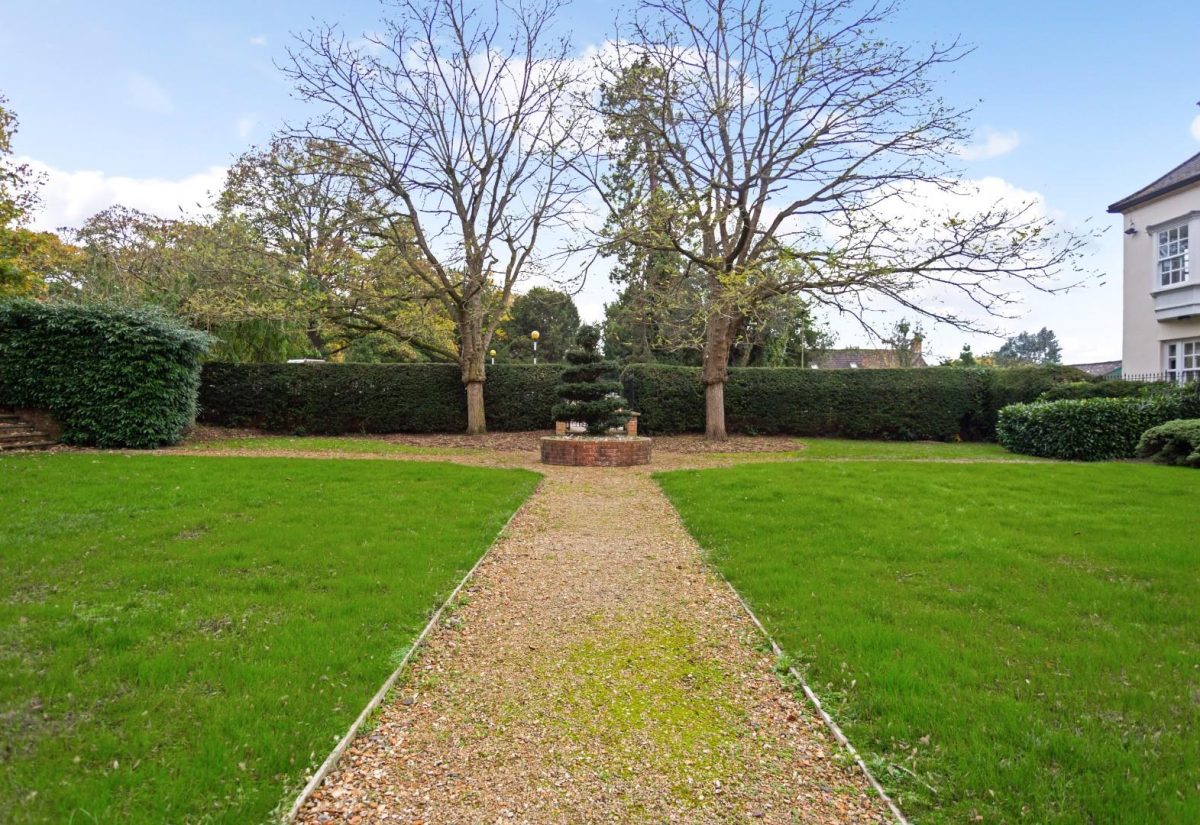 Queenswood House, Salisbury - Myddelton & Major