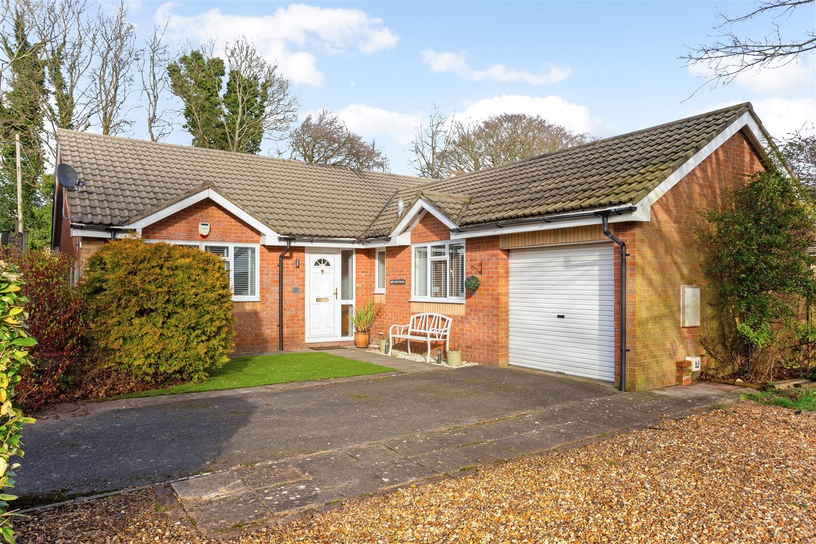 Stone Close, Winterslow - Myddelton & Major